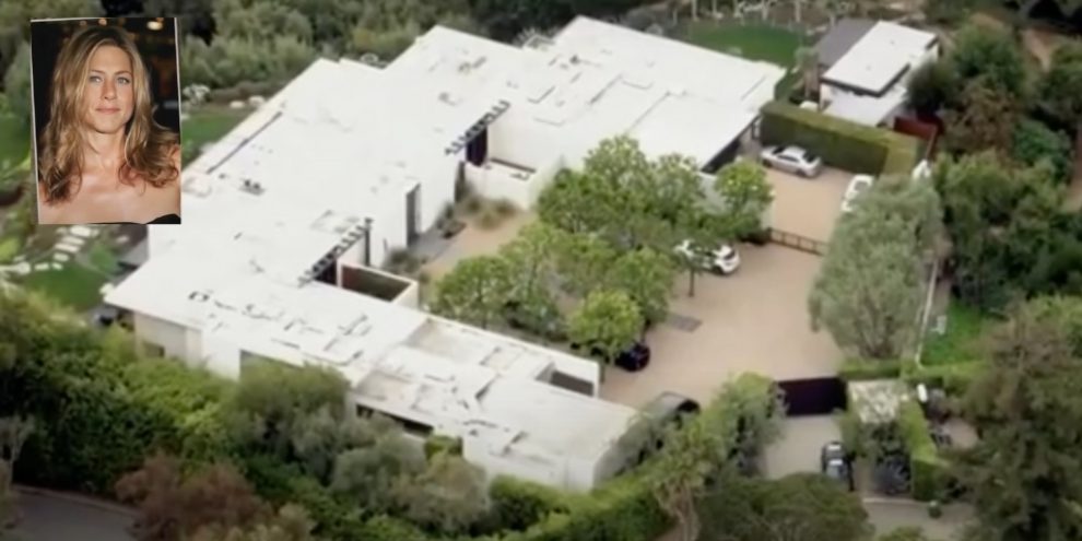 Man Crashes Through Jennifer Aniston’s Front Gate — While She Was Home | 107.5 Kool FM