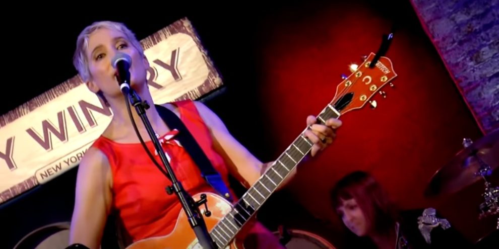Jill Sobule, Singer of “I Kissed a Girl” and “Supermodel,” Dies ...